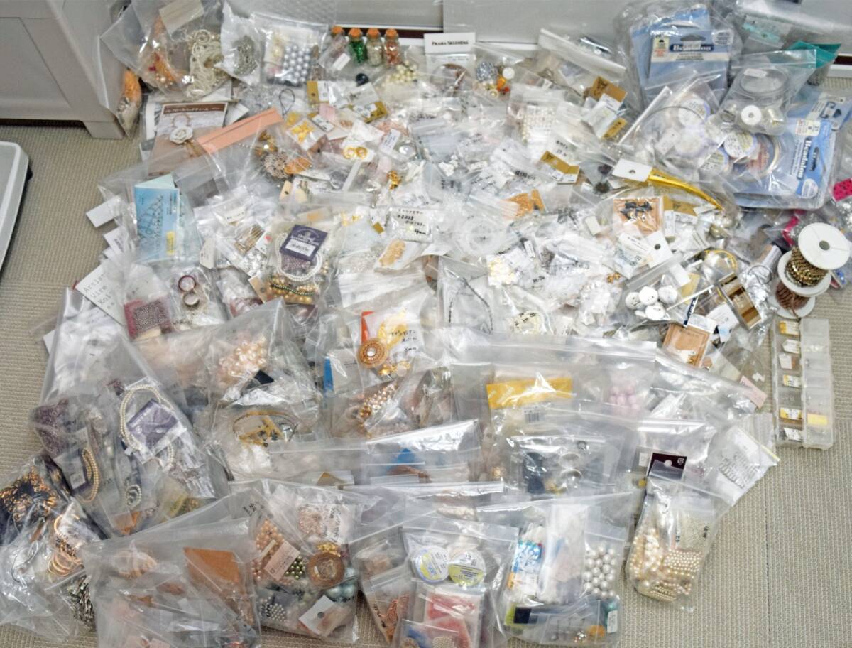 Yahoo!オークション - 重量15.6kg ビーズ ワイヤージュエリー パーツ大...