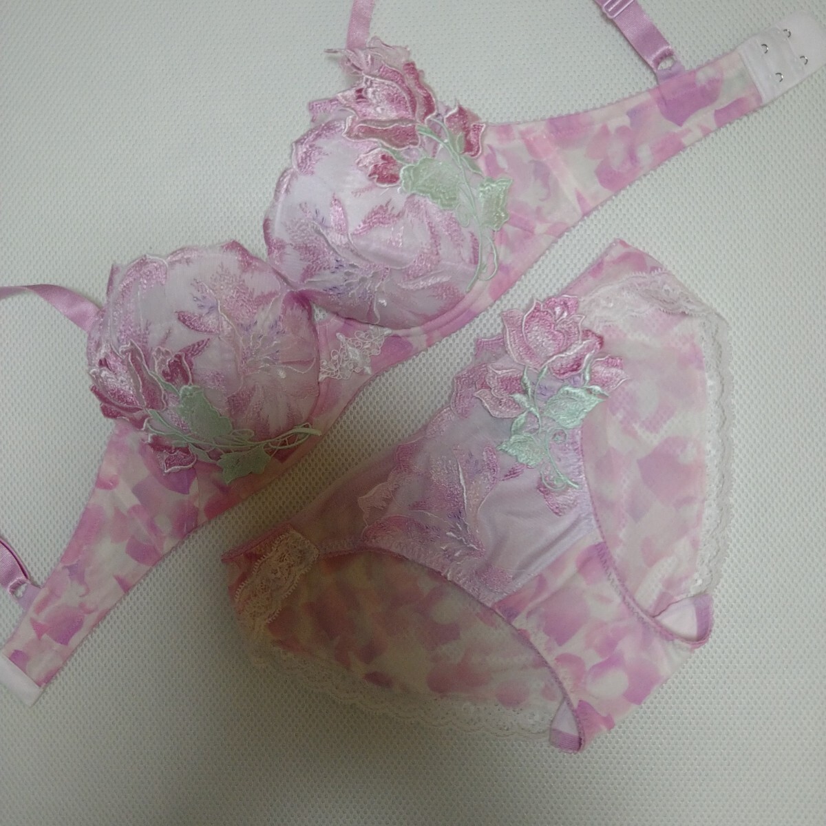 Yahoo!オークション - ワコール サルート03グループ「ラテンミュージッ...