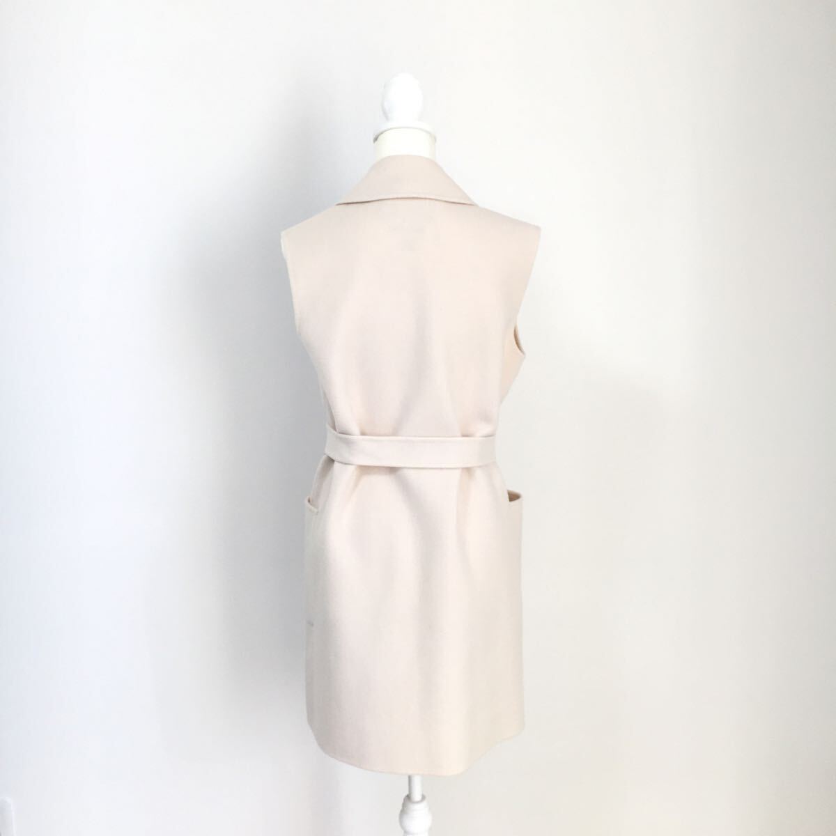 美品 MaxMara マックスマーラ クチートアマーノ ベルト付 ジレ 美品 MaxMara マックスマーラ クチートアマーノ ベルト付 ジレ