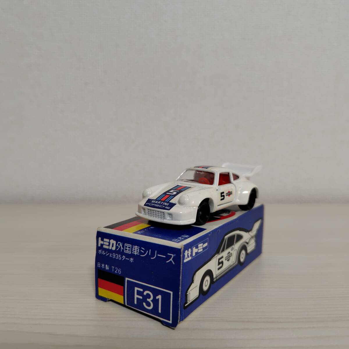 Yahoo!オークション - 青箱トミカ F31 ポルシェ 935 ターボ