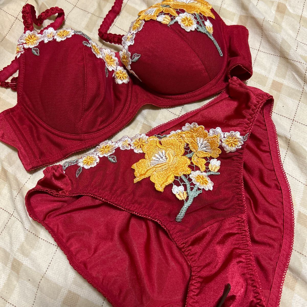 Yahoo!オークション - B75Lブラジャーショーツセット 赤