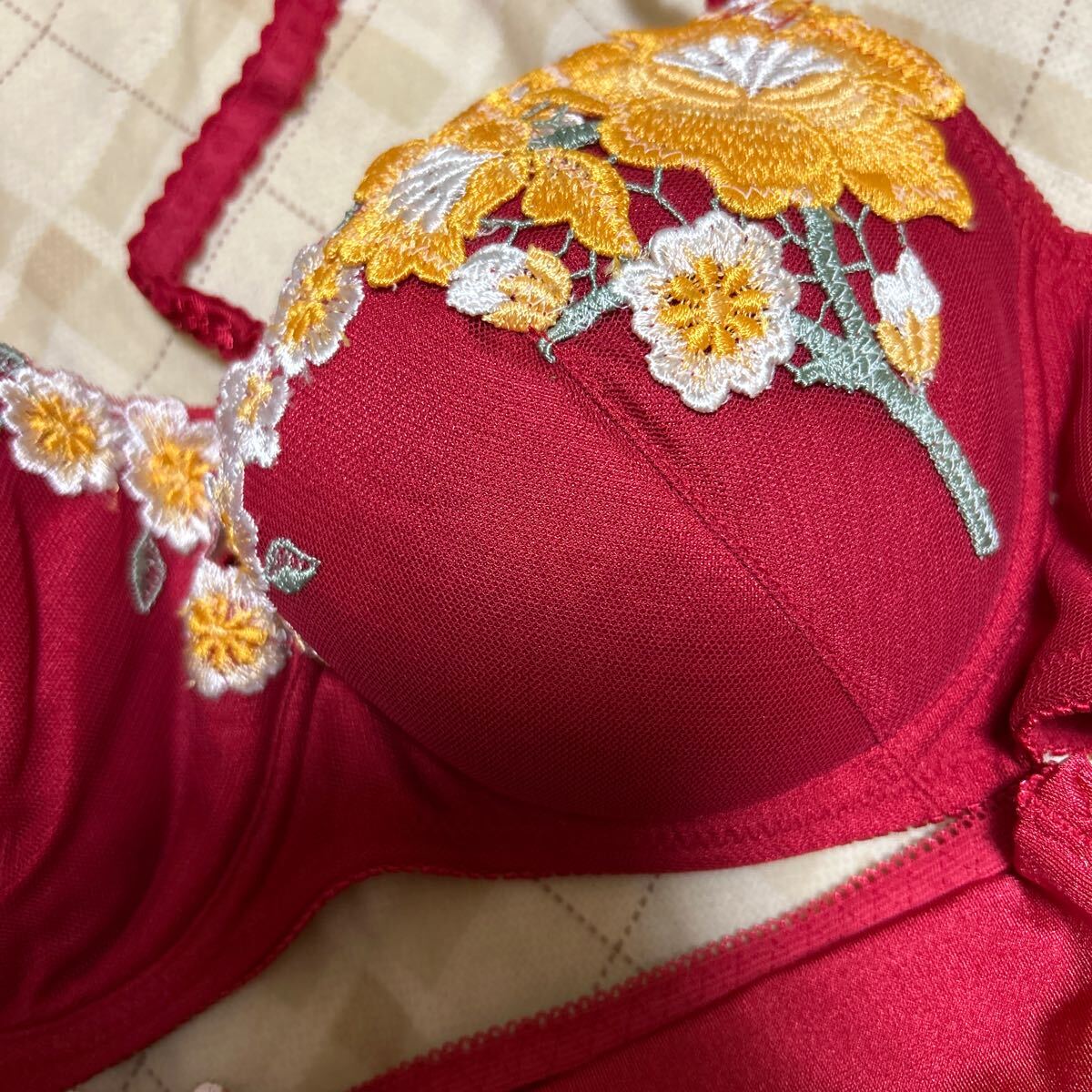 Yahoo!オークション - B75Lブラジャーショーツセット 赤