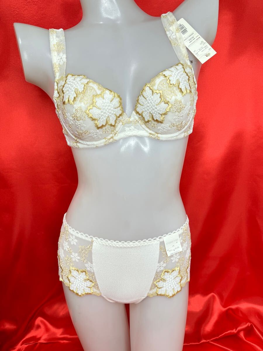 Yahoo!オークション - ワコール スタディオファイブ 5960 雪の結晶 C70...