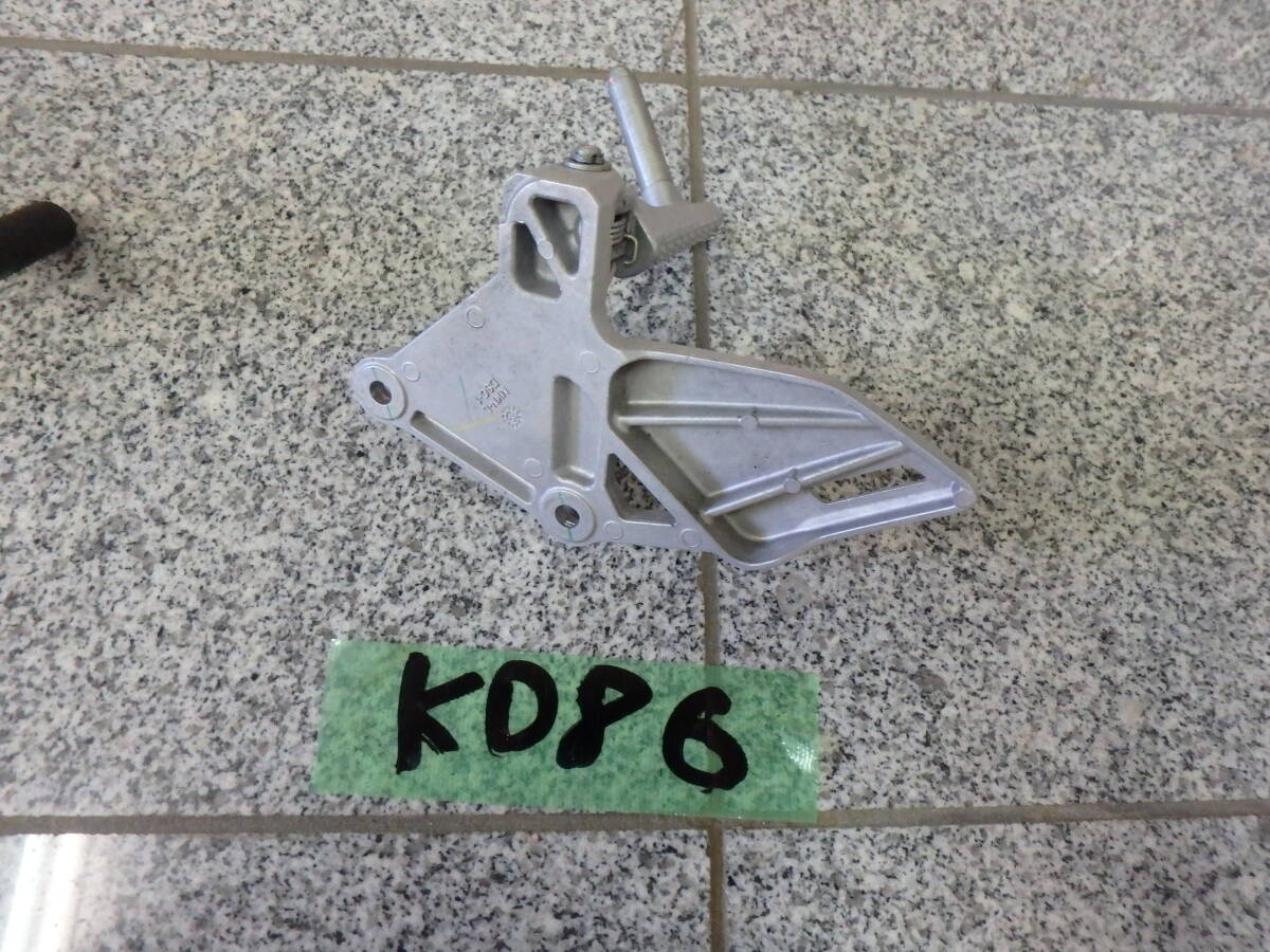 K086 割れ無 CBR650R CB650R RH03 19年- 純正ステップ左 ホルダー ステッププレート(ホンダ用)｜売買されたオークション情報、yahooの商品情報をアーカイブ公開 ...