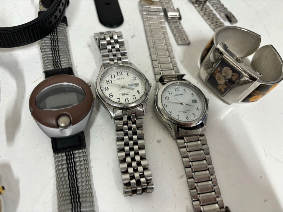 Yahoo!オークション - E991 腕時計 大量 まとめ売り FUTURE FUNK FREE ...