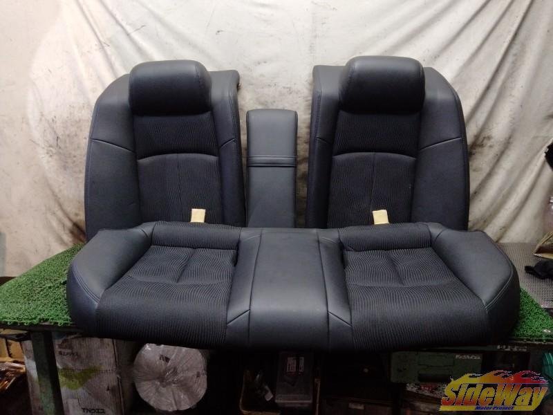 Yahoo!オークション - V_スカイライン後期(KV36)ハーフレザーリアシー...