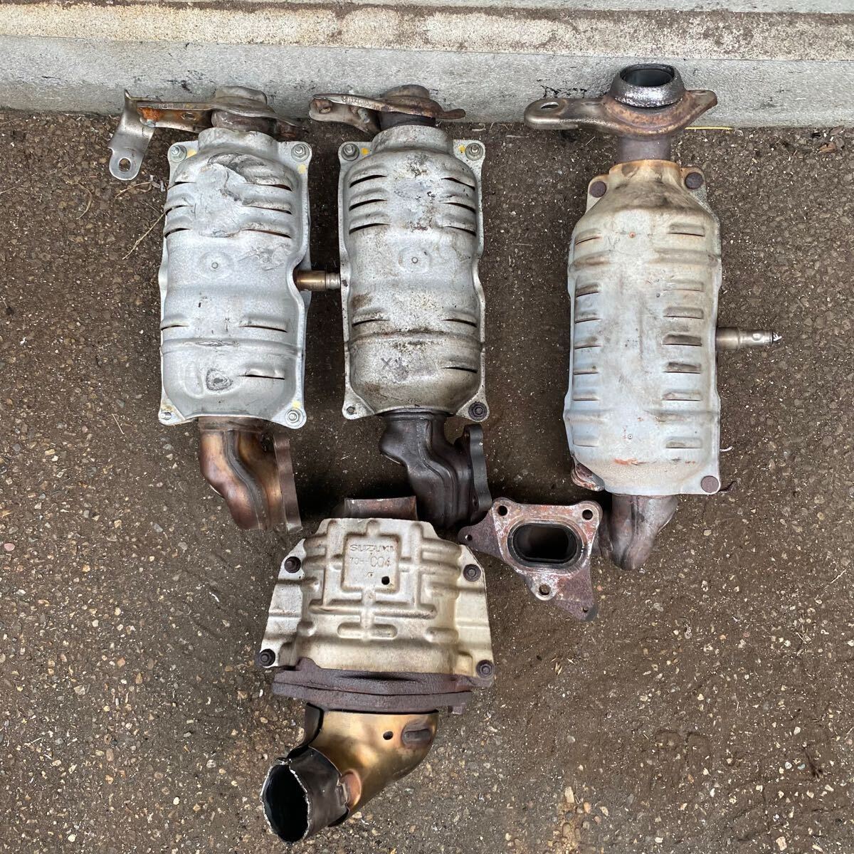 スズキ ホンダ 純正触媒 シボレ－MW ME34S 70H-C04 ライフ JB7 コンバーター キャタライザー 素材用(触媒、エキマニ、フロントパイプ)｜売買されたオークション情報 ...