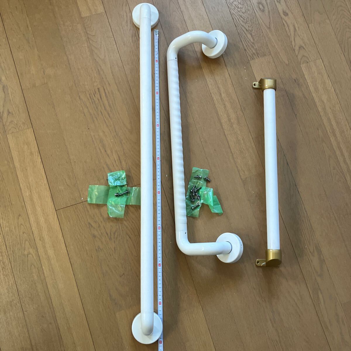 toto浴室用移動用手すり 出入り口用オフセットタイプ手すり 洗面所側手すり セーフティタイプ3本まとめ売り(その他)｜売買されたオークション情報、yahooの商品情報をアーカイブ公開 ...