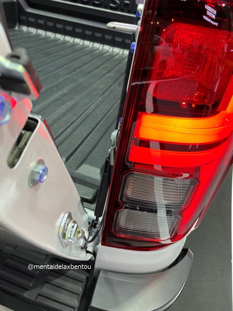 Yahoo!オークション - 三菱 純正 新型 トライトン LC2T テールゲート ...