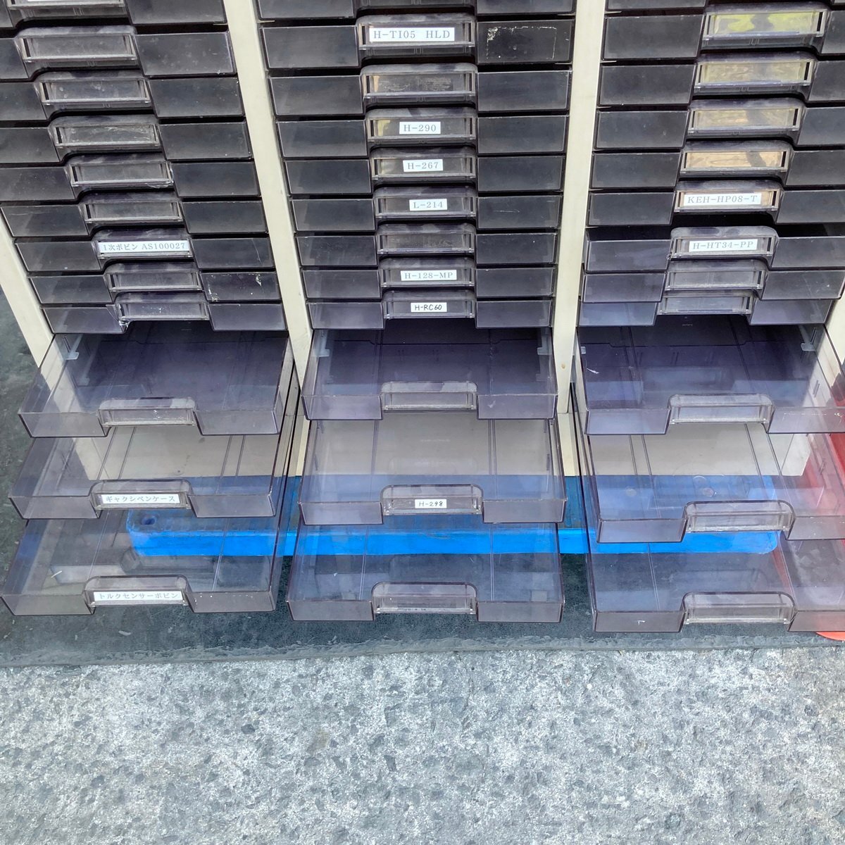 Yahoo!オークション - キ睦a020 コクヨ A4キャビネット 書庫 書類棚 3...