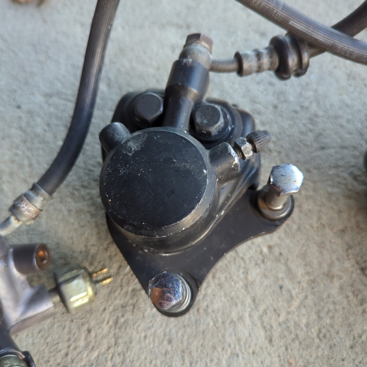 Yahoo!オークション - Z1Z2 Wディスクキャリパー＆マスターシリンダー ...