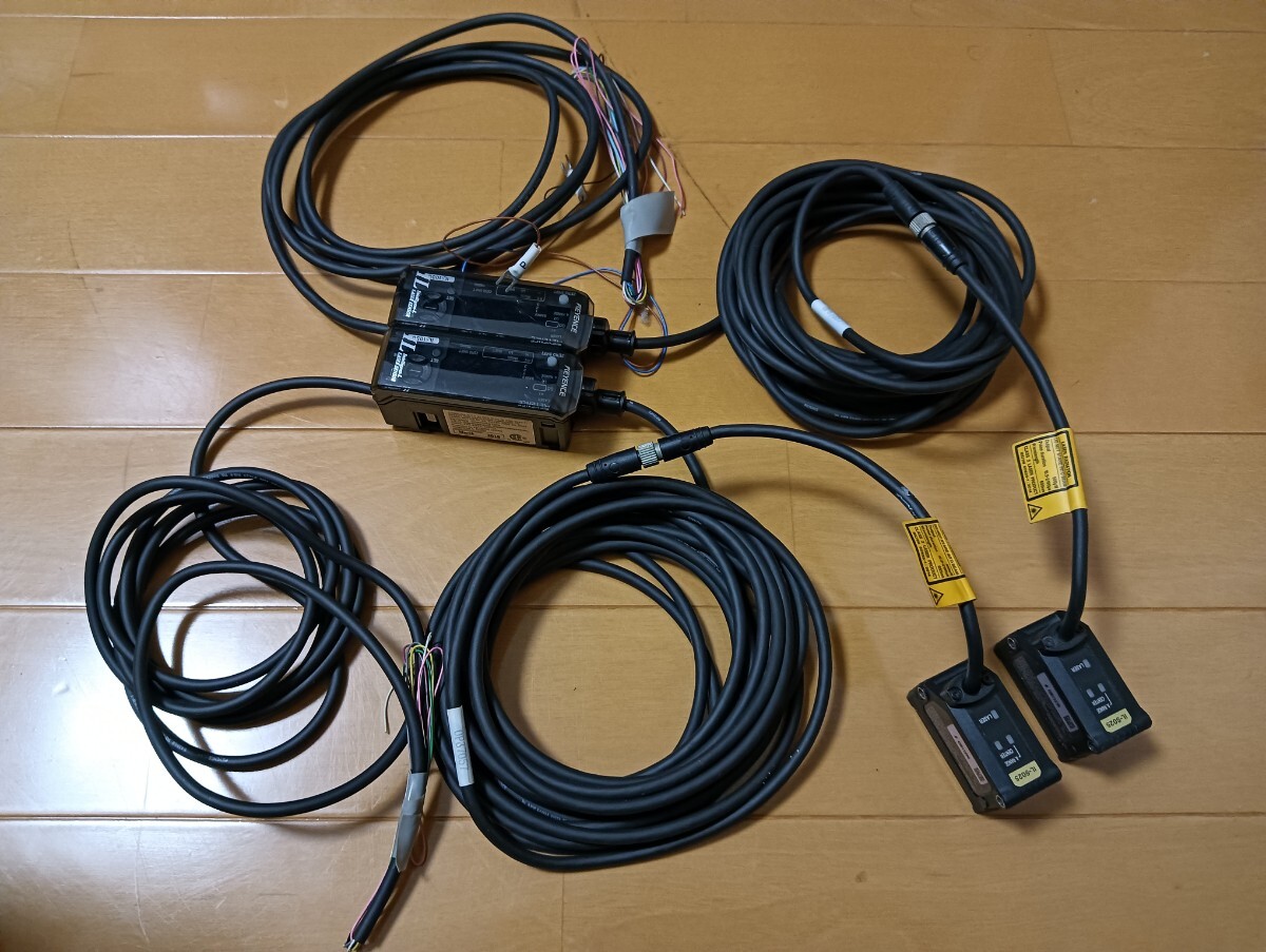 み キーエンス KEYENCE レーザ変位センサーIL-S025 2個 IL-1000 IL-1050連結 OP-87057 2個(電材、配電用品)｜売買されたオークション情報、yahooの ...