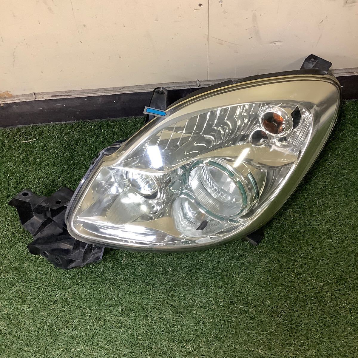 Yahoo!オークション - DC5W ベリーサ 左ヘッドライト STANLEY P4515 1c...