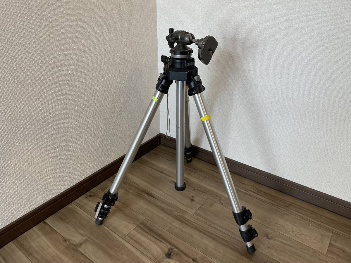 Yahoo!オークション - Manfrotto / マンフロット MODEL 055 / 三脚+雲...