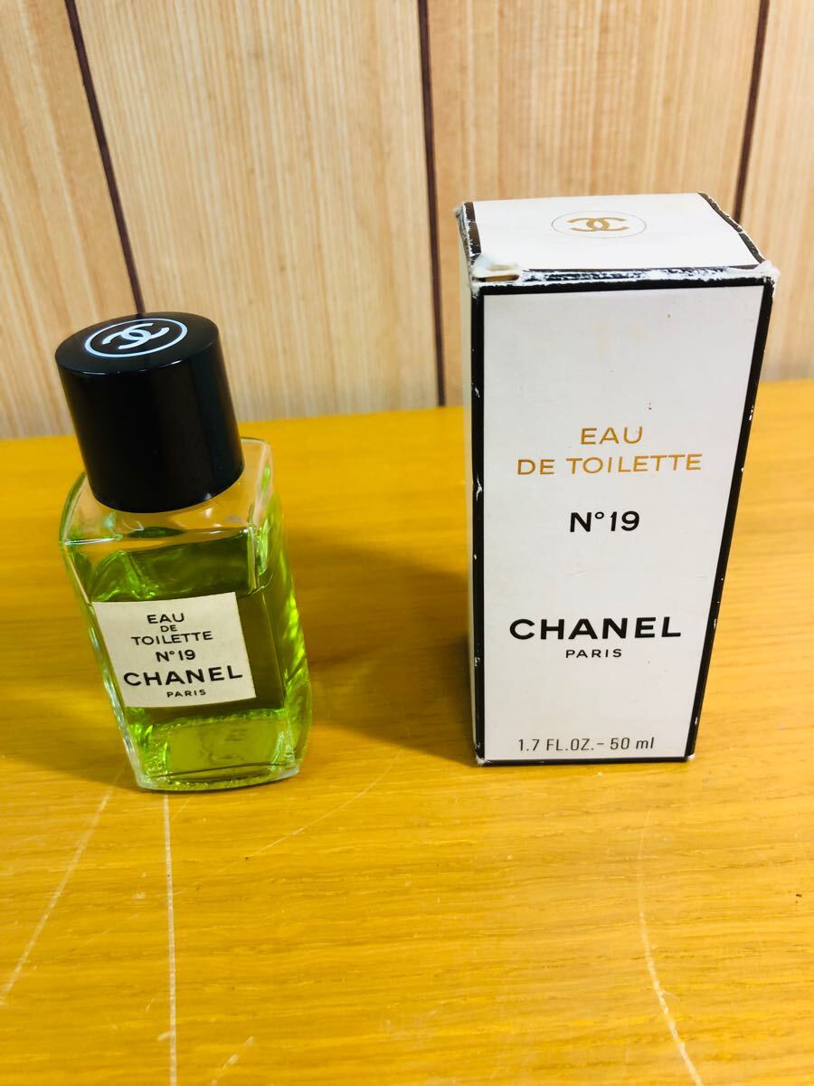 残量7割 CHANEL EAU TOILETTE N°19 シャネル トワレット 香水 フレグランス 箱付き(シャネル)｜売買されたオークション情報、yahooの商品情報をアーカイブ公開 ...