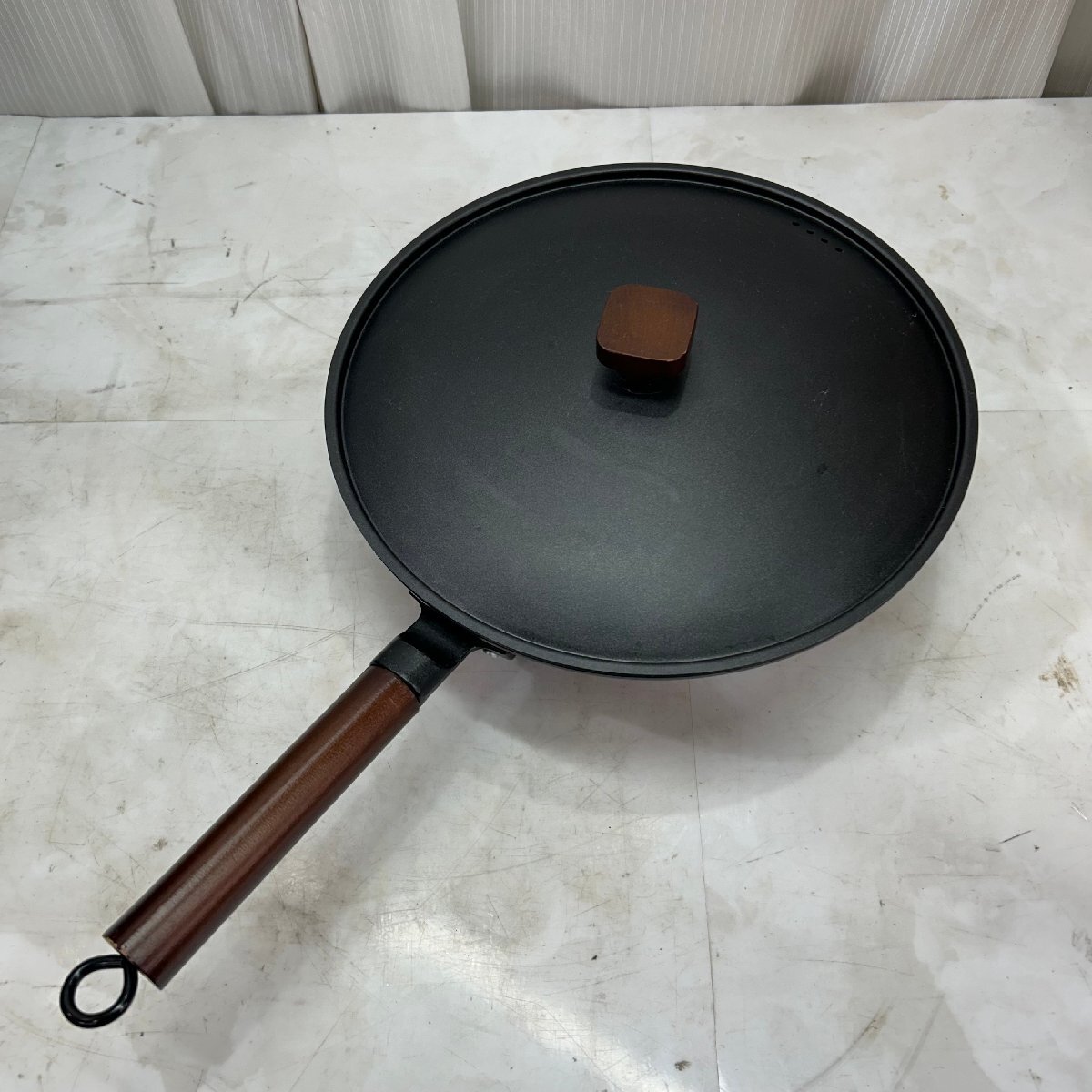 Yahoo!オークション - &OG& 中華鍋 鉄板 フライパン 蓋付き 33cm 料理 ...