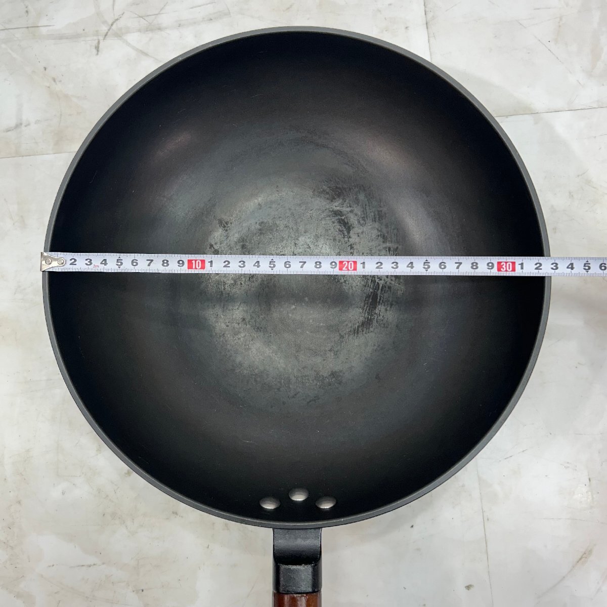 Yahoo!オークション - &OG& 中華鍋 鉄板 フライパン 蓋付き 33cm 料理 ...