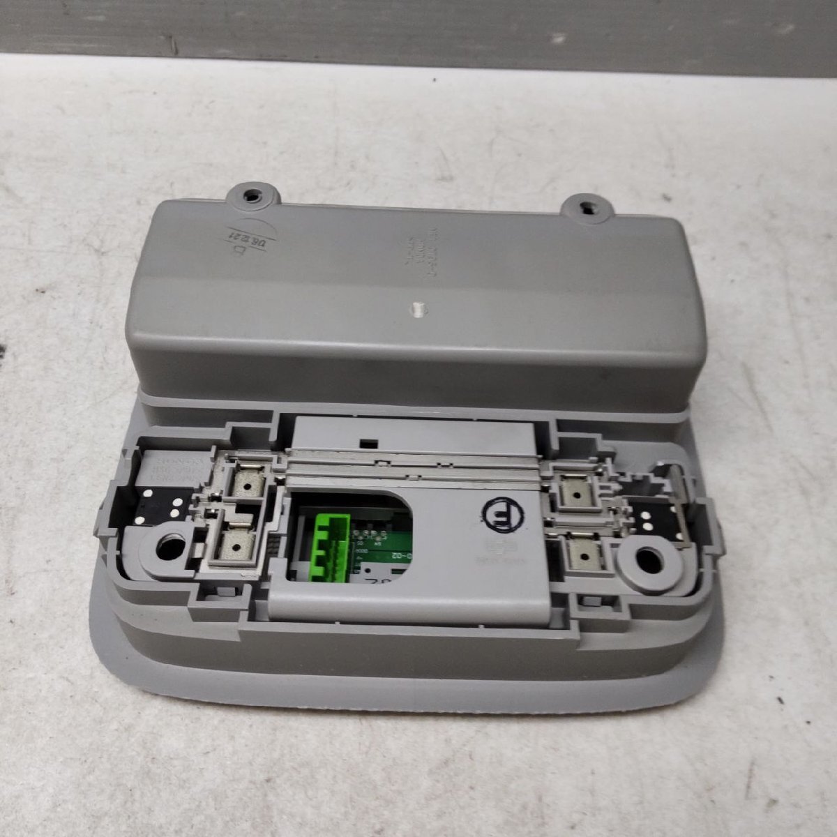 Yahoo!オークション - RR5 エリシオン 純正 フロントルームランプ ...