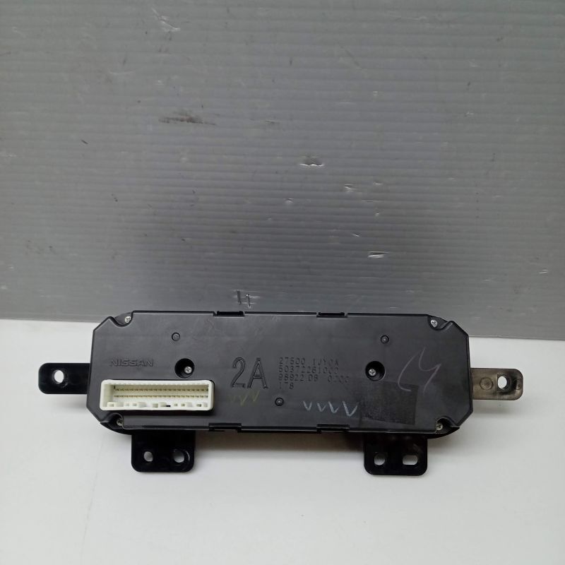 Yahoo!オークション - C11／NC11 ティーダ 純正 エアコンスイッ...