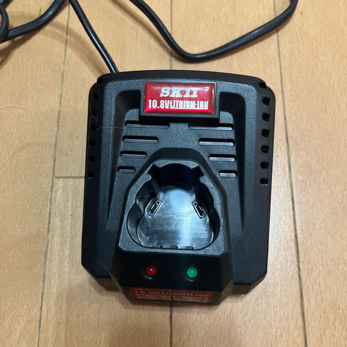 Yahoo!オークション - SK11 10.8V 充電器