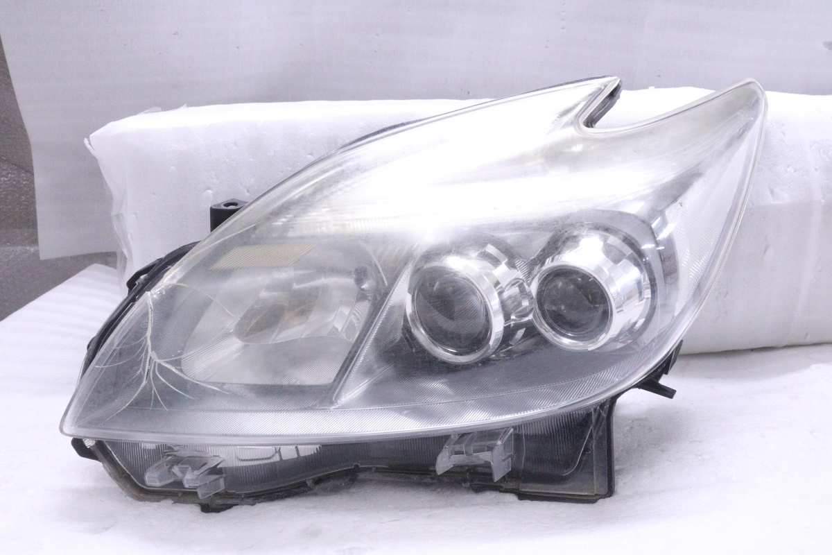 Yahoo!オークション - 40-1739 後期 LED ZVW30 プリウス 左ヘッドライ...
