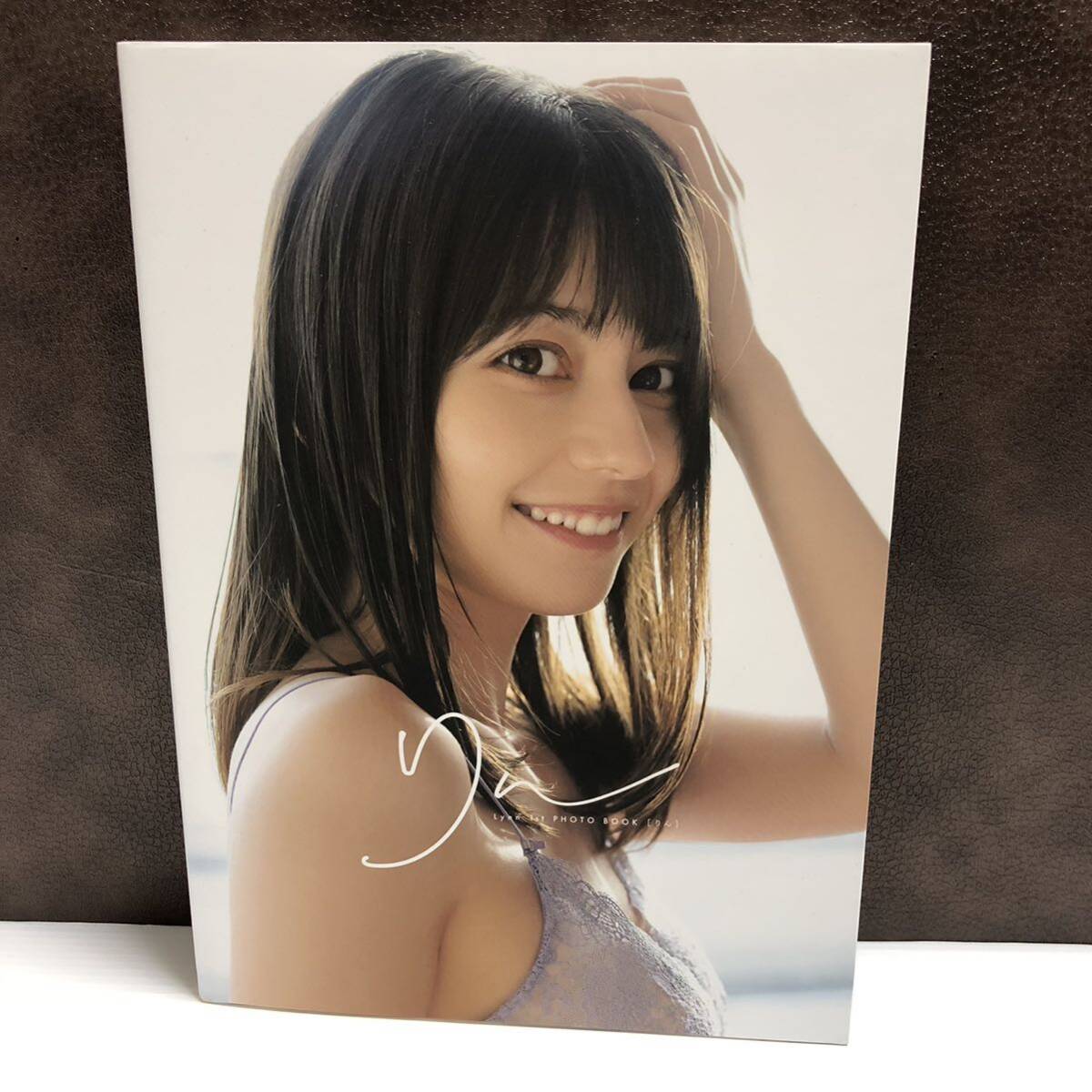 Yahoo!オークション - m501-0747-8 Lynn 1st写真集「りん」ミナトブッ...