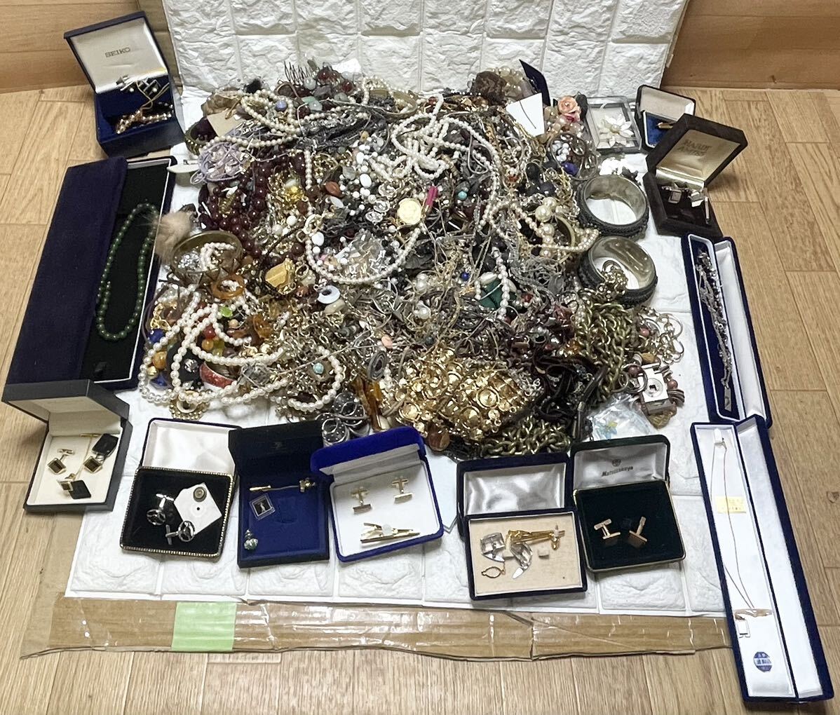 Yahoo!オークション - 未選別 アクセサリー 12kg以上 SILVER シルバー ...