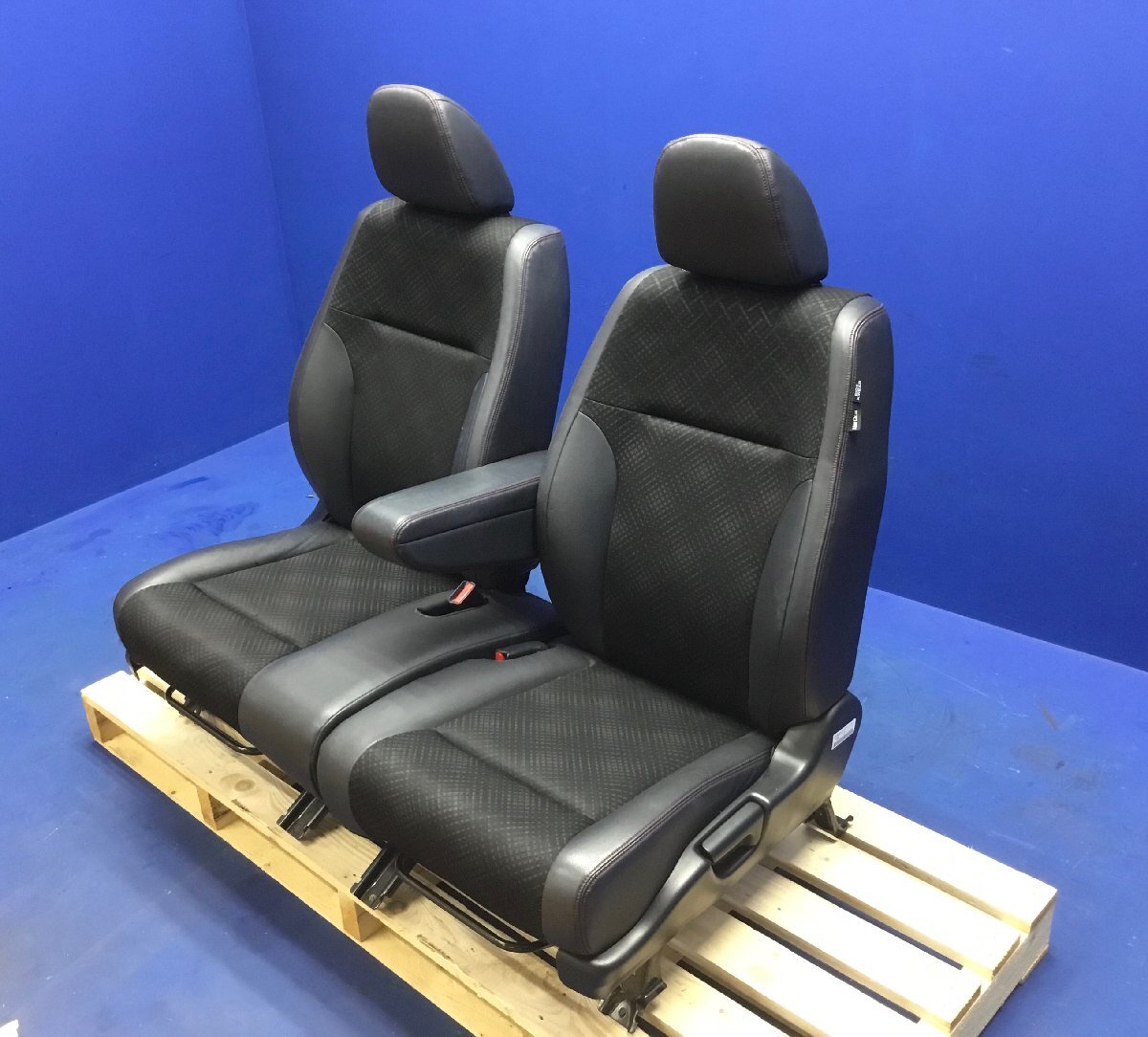 ホンダ JH1 N-WGN 純正 クロ ハーフレザー 運転席 助手席 フロント シート 2402009 2E9-3 加(ホンダ用)｜売買されたオークション情報、yahooの商品情報をアーカイブ ...