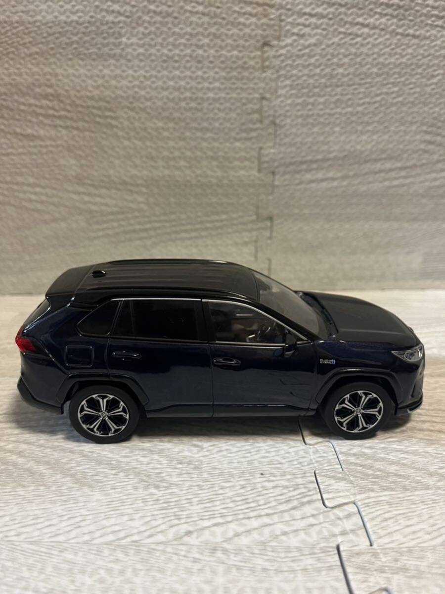 Yahoo!オークション - 1/30 トヨタ 新型RAV4 PHV 非売品 カラーサンプ...