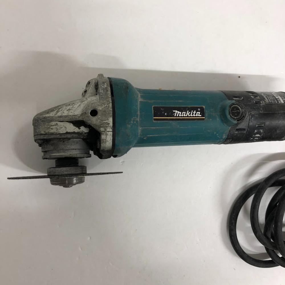 Yahoo!オークション - 08w3330 1円~ makita 9533 BLA 100mm ディスクグ...