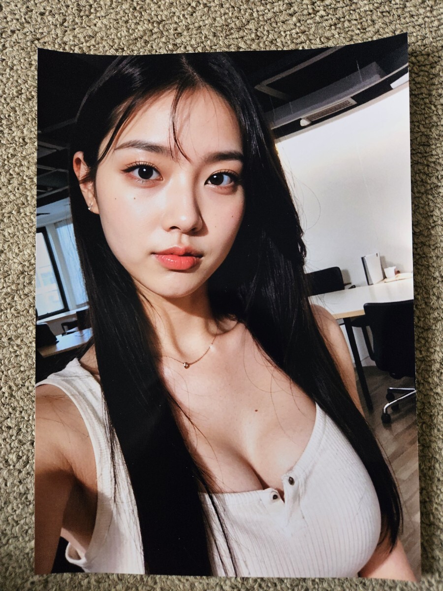 Yahoo!オークション - 1円スタート匿名 A4ポスターセクシー美女 アー...