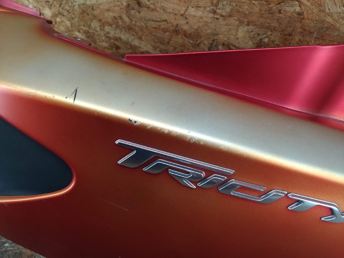 Yahoo!オークション - [Y11] トリシティ125 純正シートカウル 左