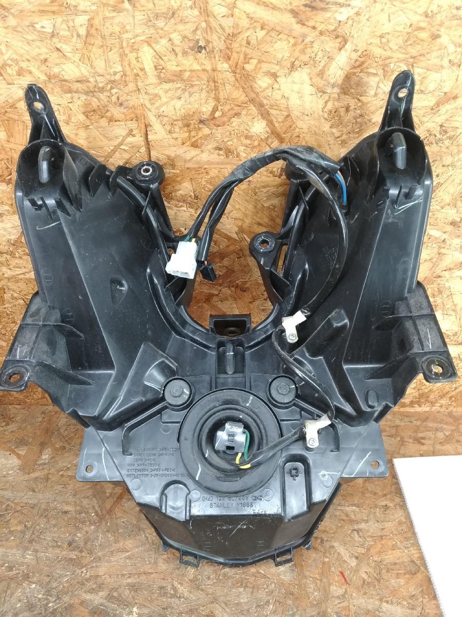 Yahoo!オークション - [Y11] トリシティ125 純正 ヘッドライト