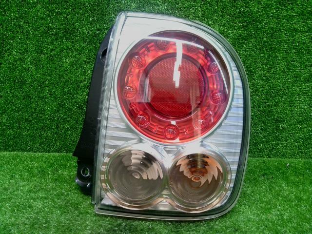 Yahoo!オークション - ラパン DBA-HE22S 右テールランプ テールライト...
