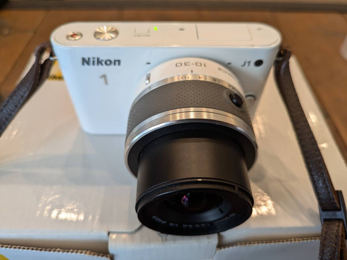 NIKON 1 J1 Double Zoom Kit ホワイト 取扱説明書 充電器 元箱付き(ニコン)｜売買されたオークション情報、yahooの商品情報をアーカイブ公開 - オークファン ...