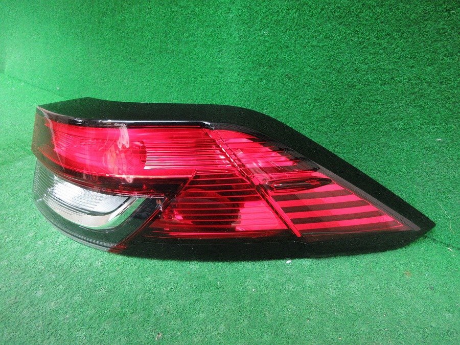 Yahoo!オークション - 良品 カローラクロス ZSG10/ZVG11/ZVG15 純正 右...