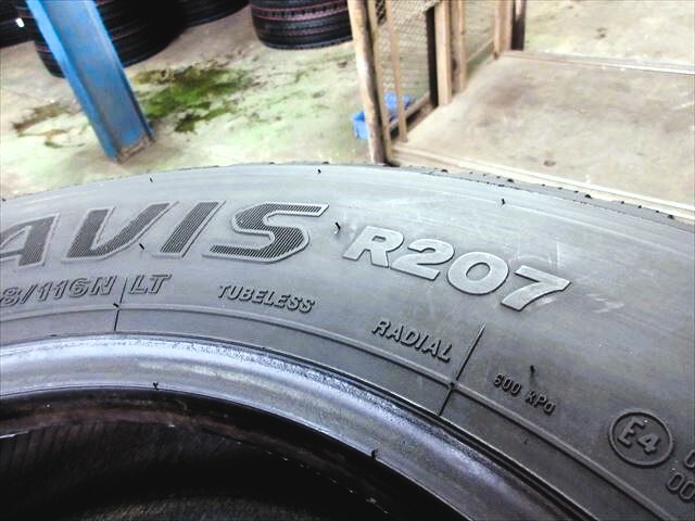 Yahoo!オークション - 送料無料 215/70R17.5 118/116L BS DURAVIS R207...