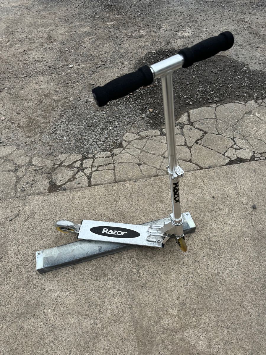 Yahoo!オークション - JDRAZOR キックボード キックスクーター 折りた...