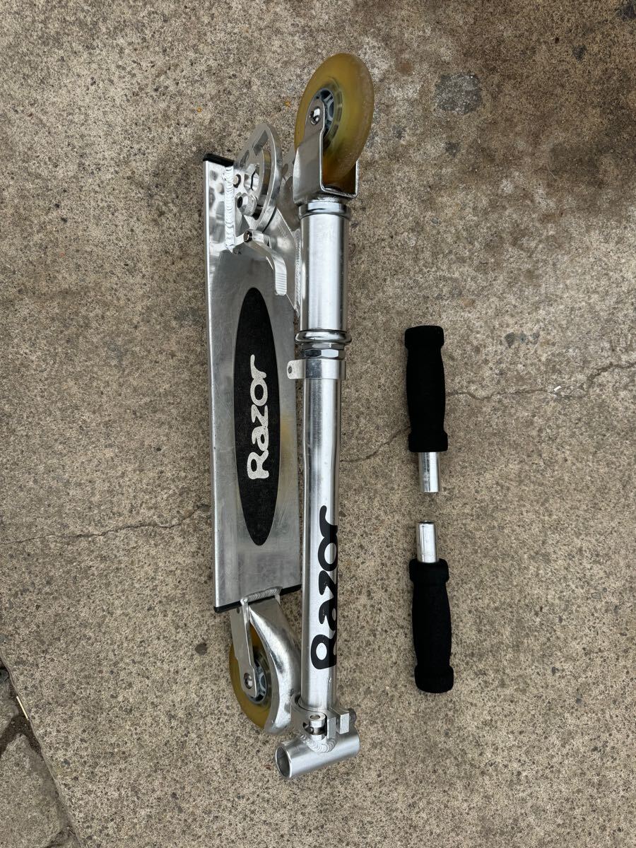 Yahoo!オークション - JDRAZOR キックボード キックスクーター 折りた...