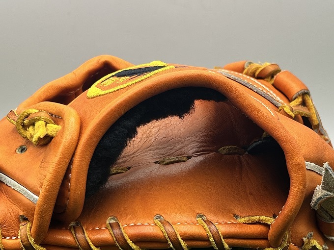 Yahoo!オークション - 【100113】CAWS カウズ 一般用 硬式 内野手用 グ...