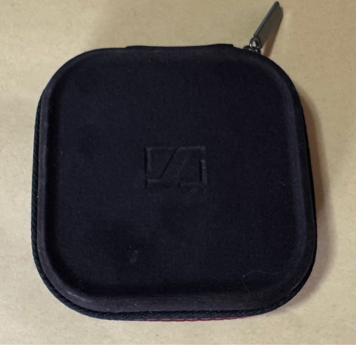 Yahoo!オークション - SENNHEISER Momentumのイヤホンケース イヤピー...