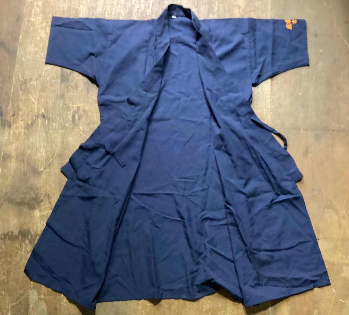 TT-3368 弓道 武着着 道着 着物 袴 胴着 和服 弓道衣 東京 麻布大学 弓術 道具 服 身丈:97cm 袖:27cm 肩幅:51cm 1530g/くGOら(弓道)｜売買された ...