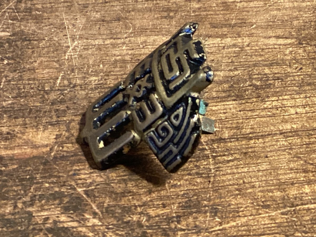 Yahoo!オークション - SS-5848 送料込 明治大学 校章 帽章 徽章 レトロ...