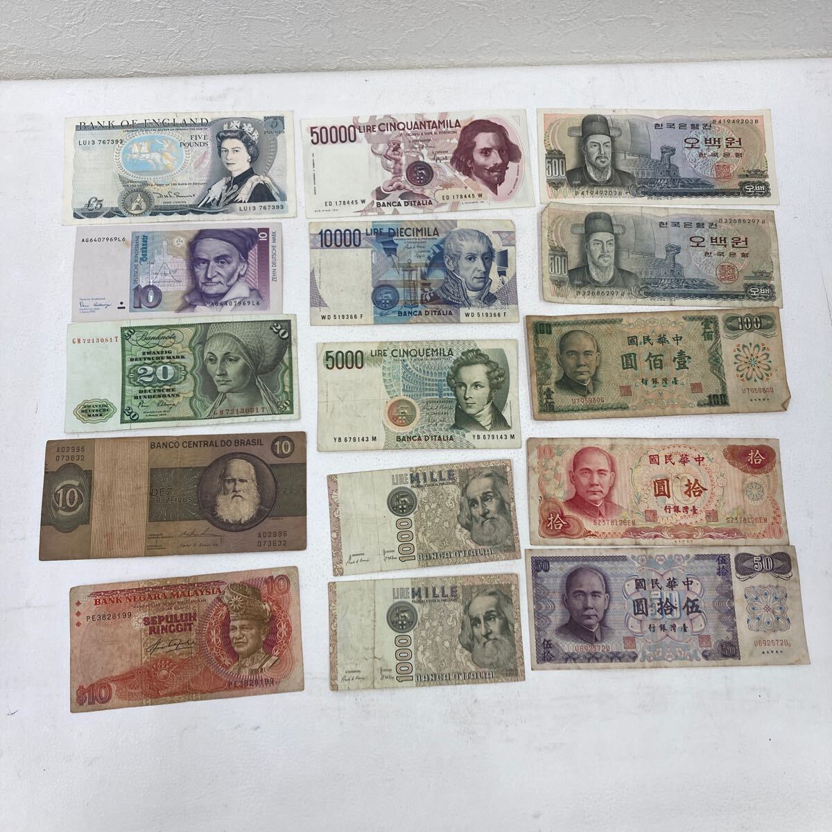 Yahoo!オークション - 【7409-2】世界の紙幣色々まとめ イギリスポン...