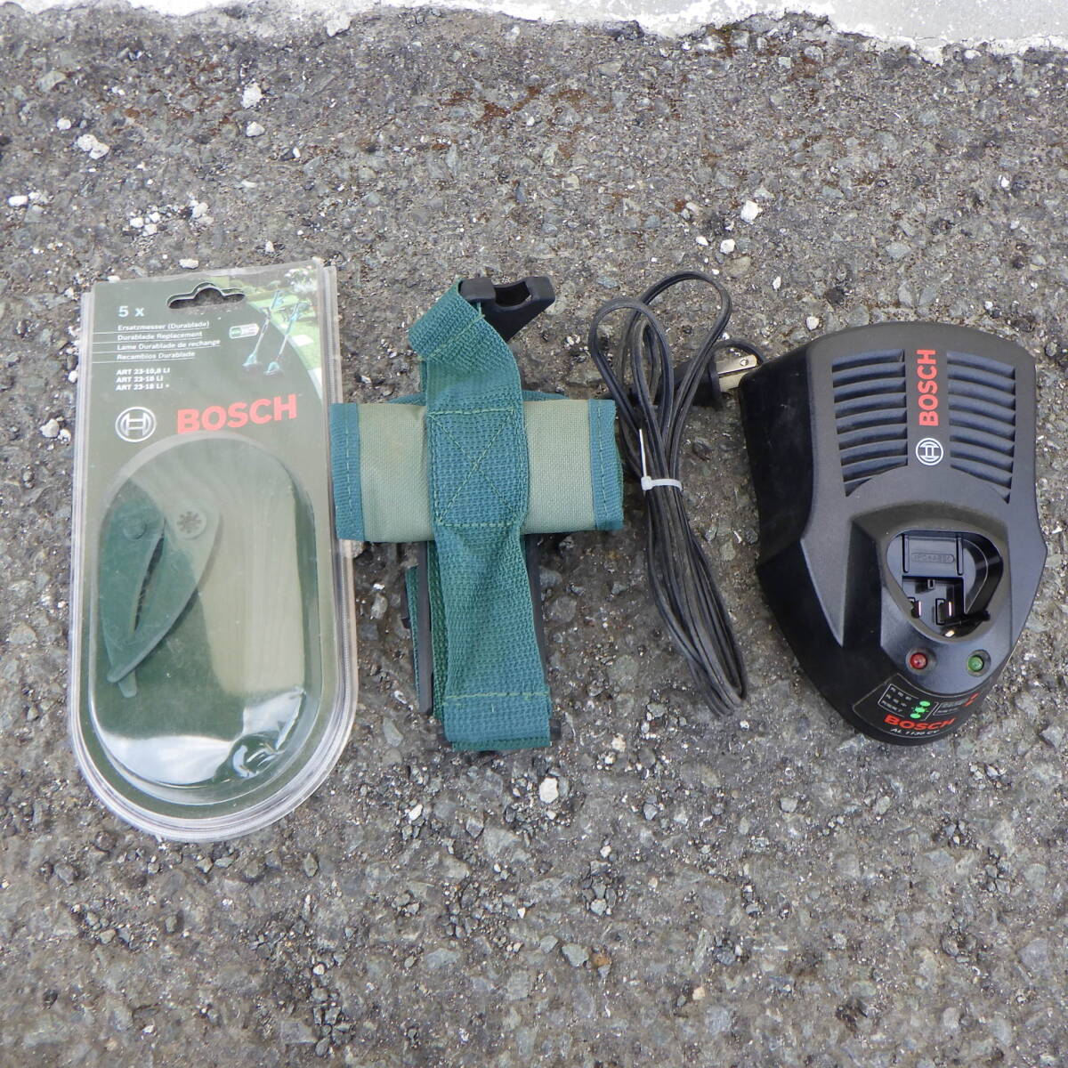 Yahoo!オークション - 〈福岡県大川市発〉BOSCH バッテリー草刈機 ART2...