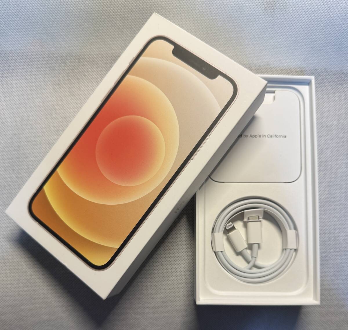 Yahoo!オークション - iPhone 12 128G ホワイト SIMフリー バッテリー8...