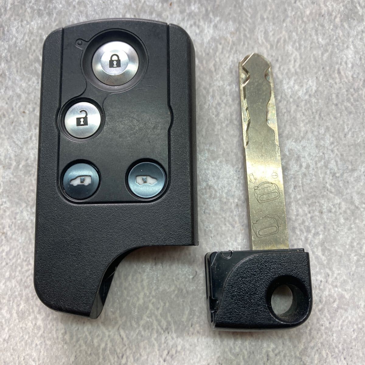 ホンダ 純正 スマートキー リモコンキー 鍵 4ボタン スライド GB3 GB4 GP3 フリード RK1 RK2 ステップワゴン 72147-SZW-J71 K60744(ホンダ用)｜売買さ ...
