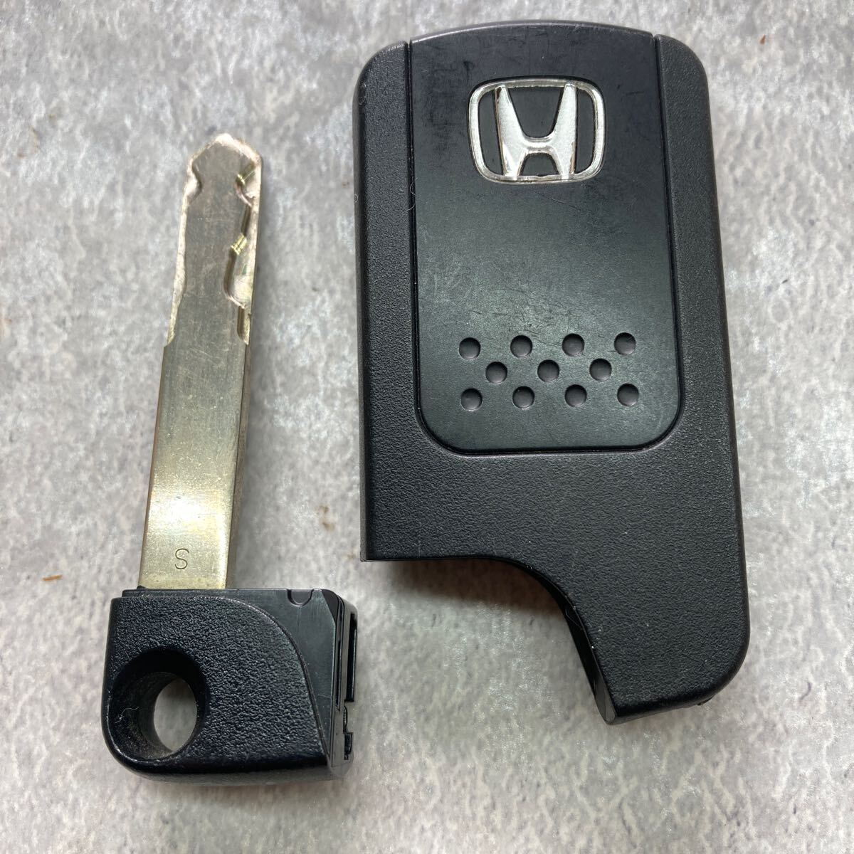 ホンダ 純正 スマートキー リモコンキー 鍵 4ボタン スライド GB3 GB4 GP3 フリード RK1 RK2 ステップワゴン 72147-SZW-J71 K60744(ホンダ用)｜売買さ ...