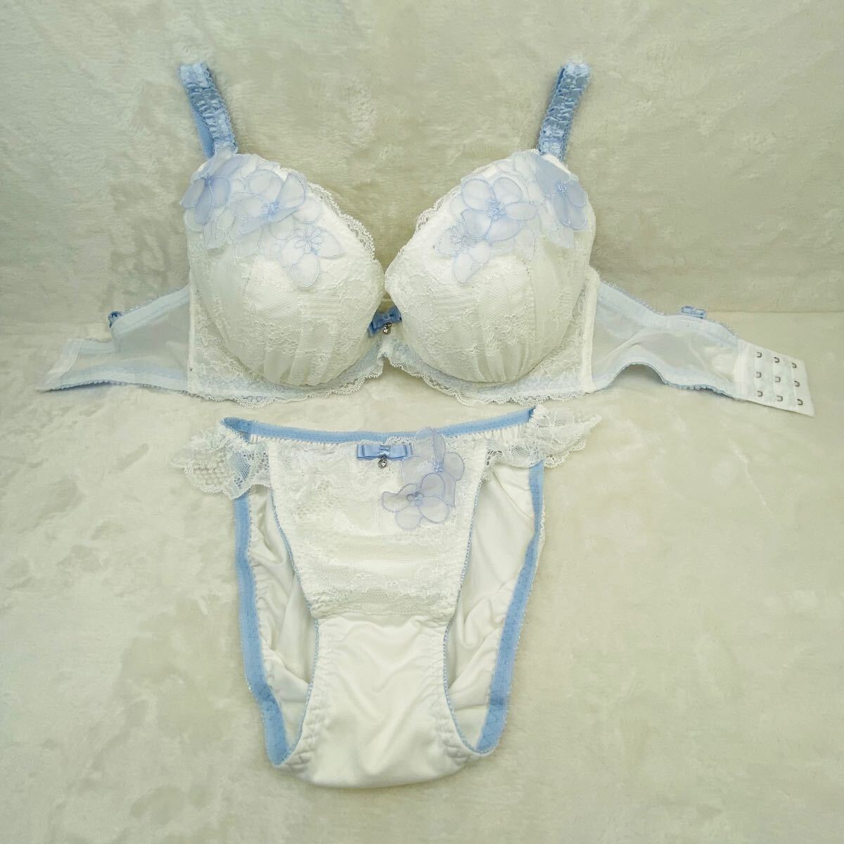 Yahoo!オークション - X420 ブラジャー ショーツ セット H70 Mサイズ ...