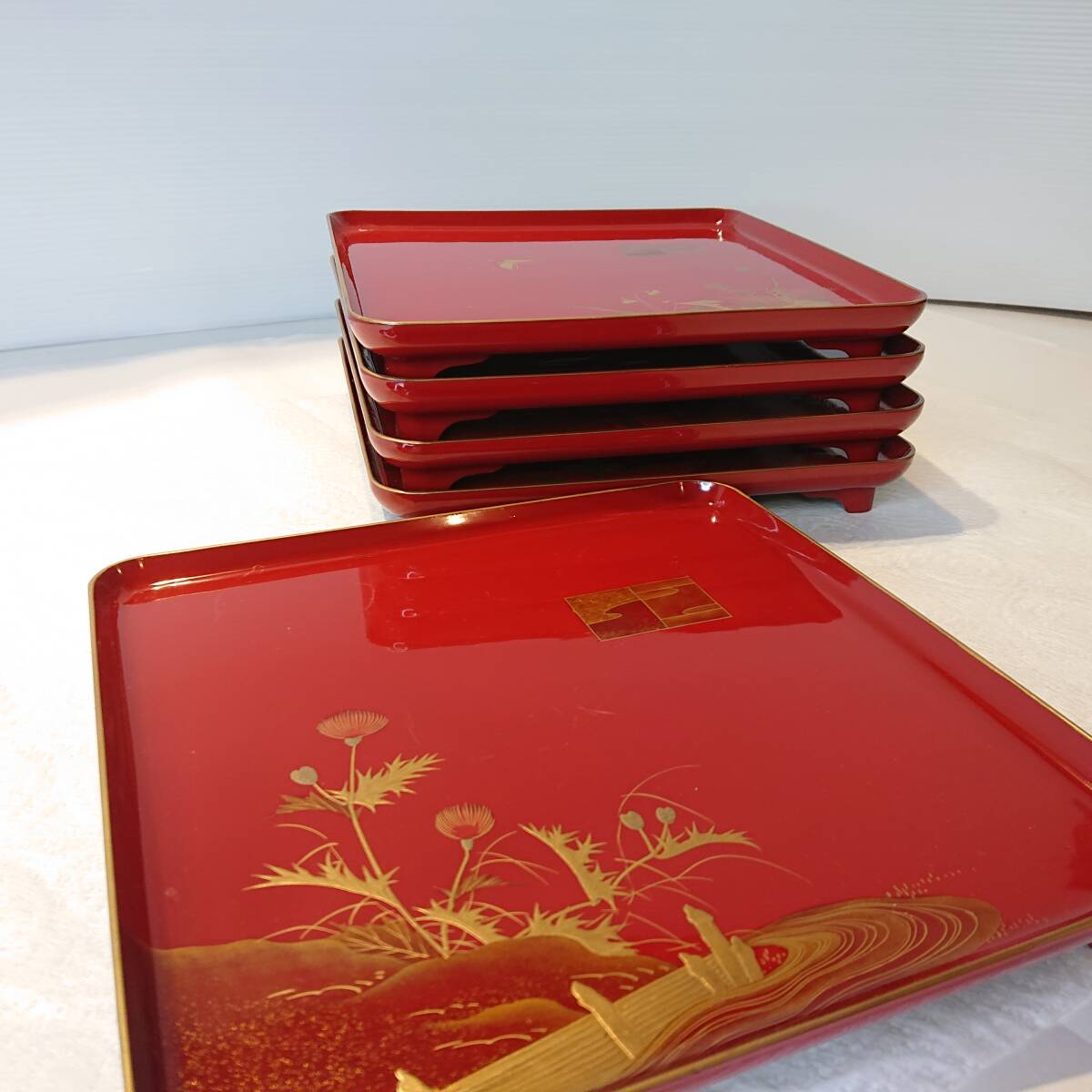 Yahoo!オークション - T08-1028 加賀蒔絵 皆朱 金縁 吸物膳 お盆 絵変...